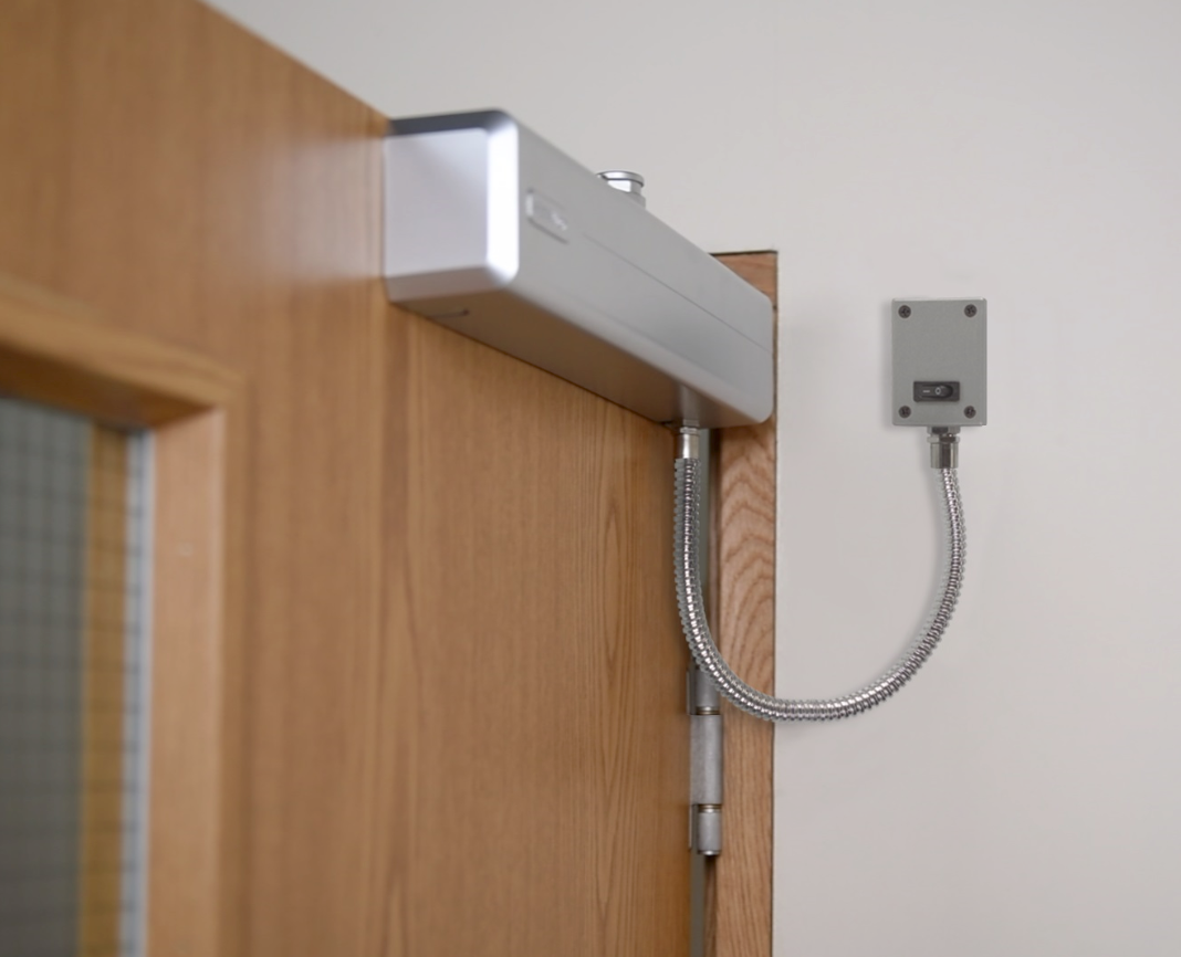 5 tips to manage social distancing and limit contact with doors | ASSA ...